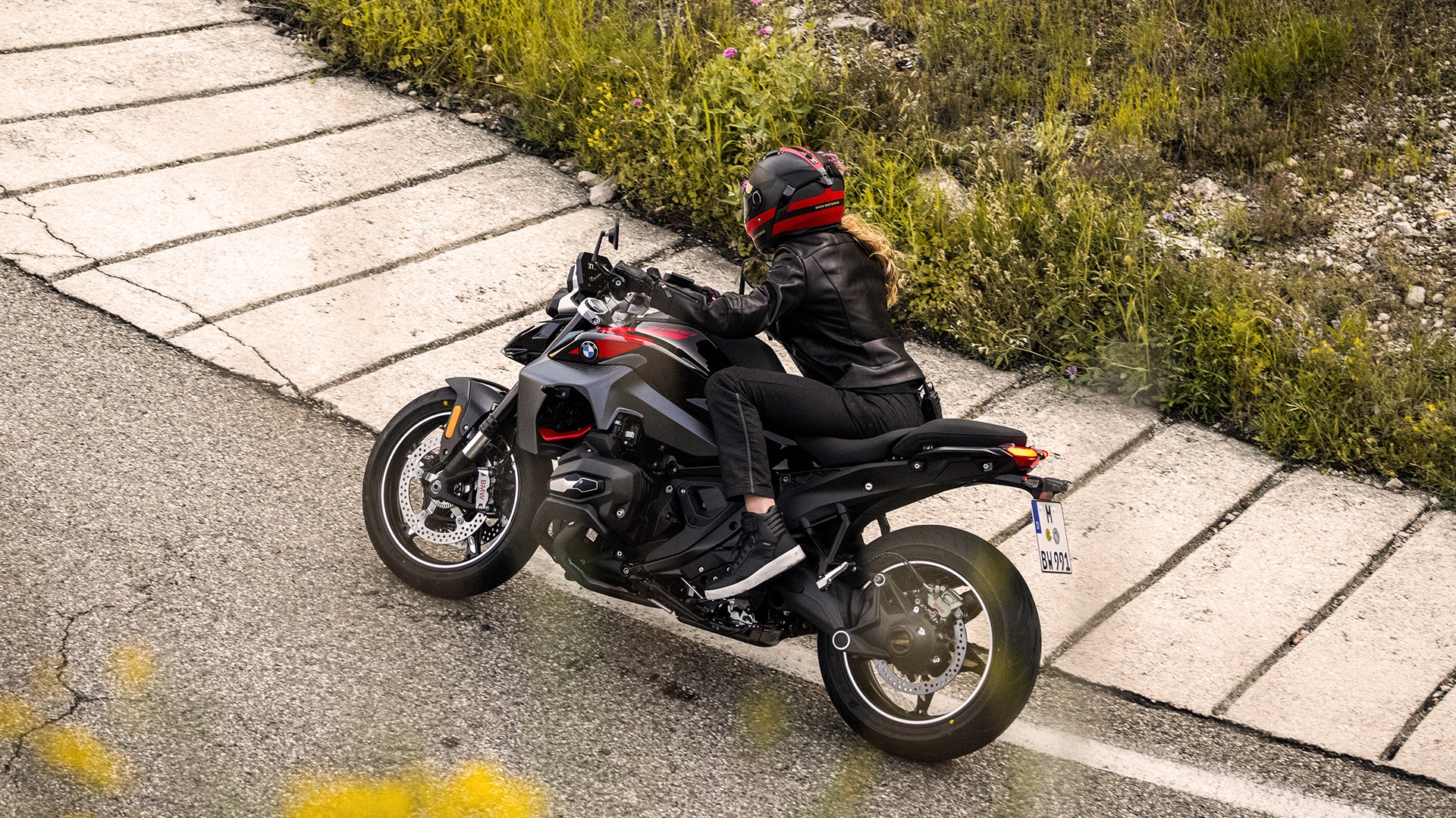 R 1300 R | BMW Motorrad